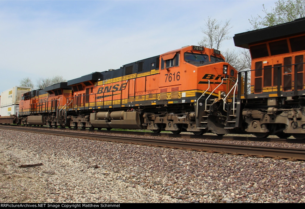BNSF 7616